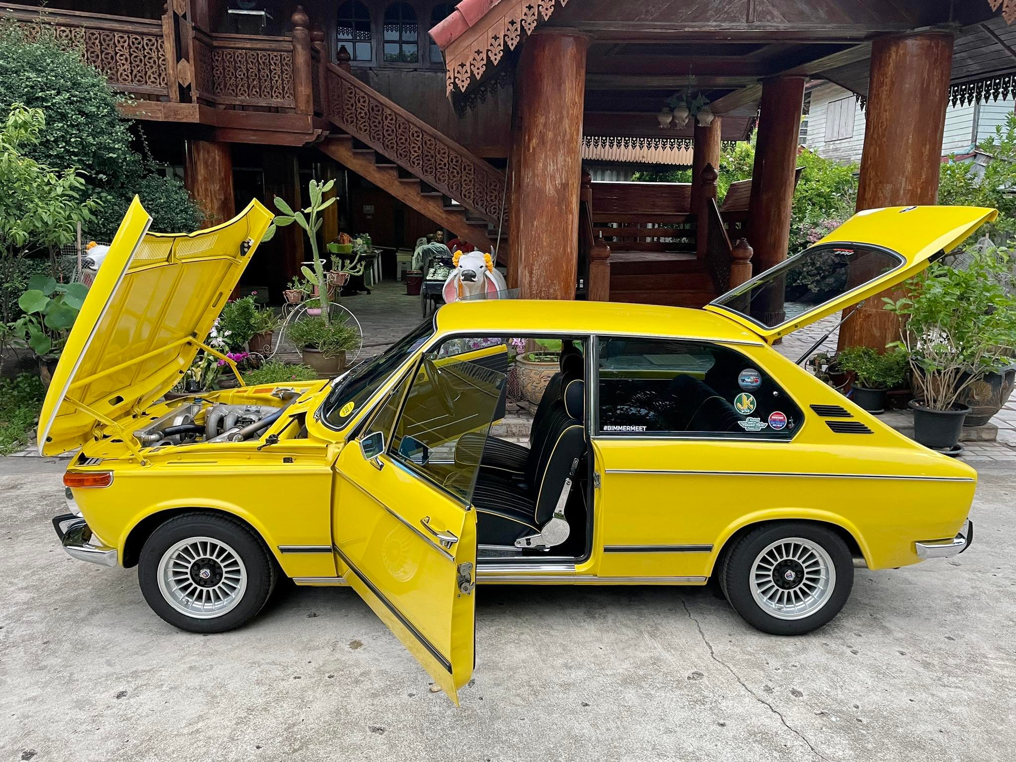 Pichet Konthong’s Touring – COTM August 2023 | BMW 2002